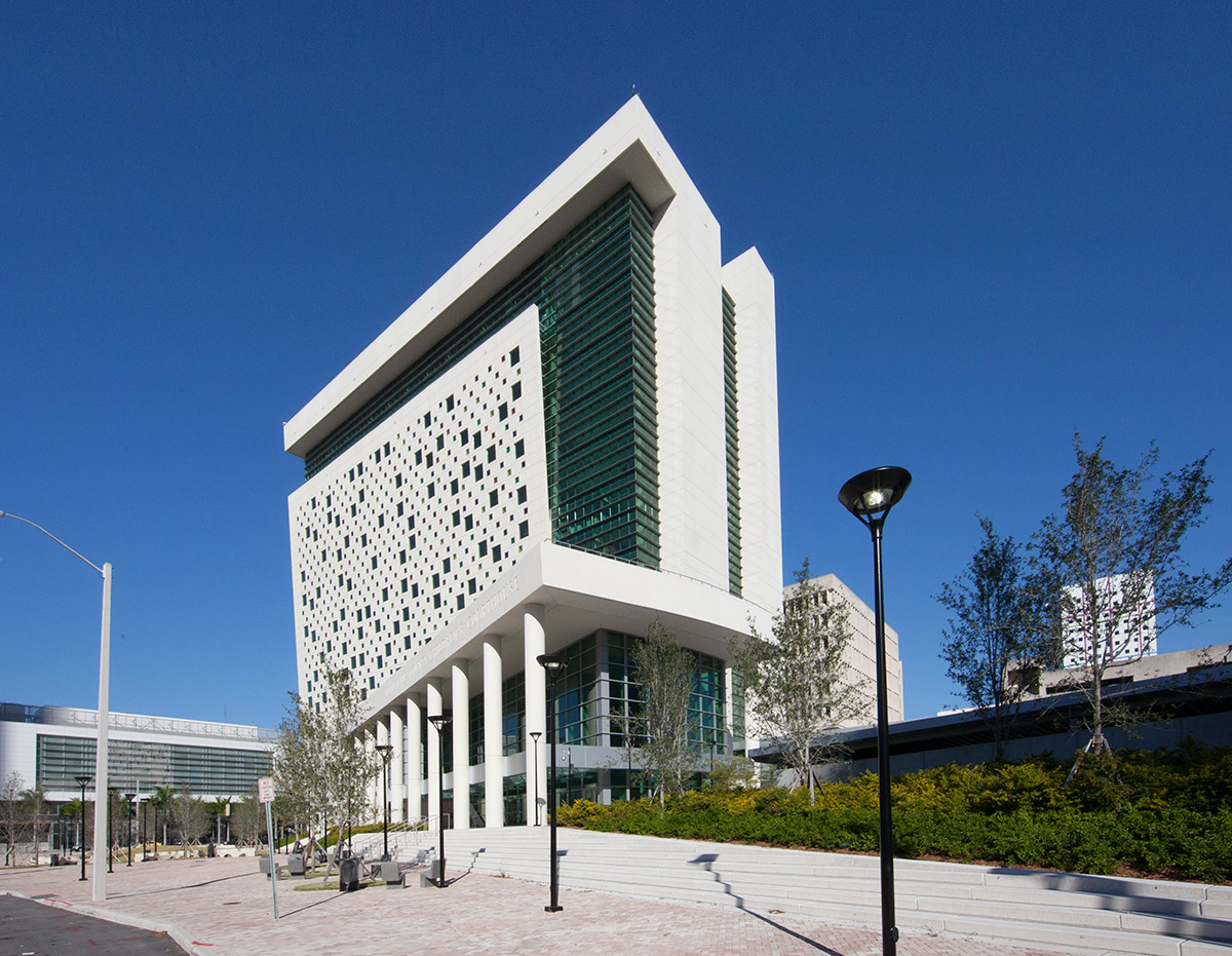 Index of /images/miami-mb/miami/landmark-buildings/mc-courthouse